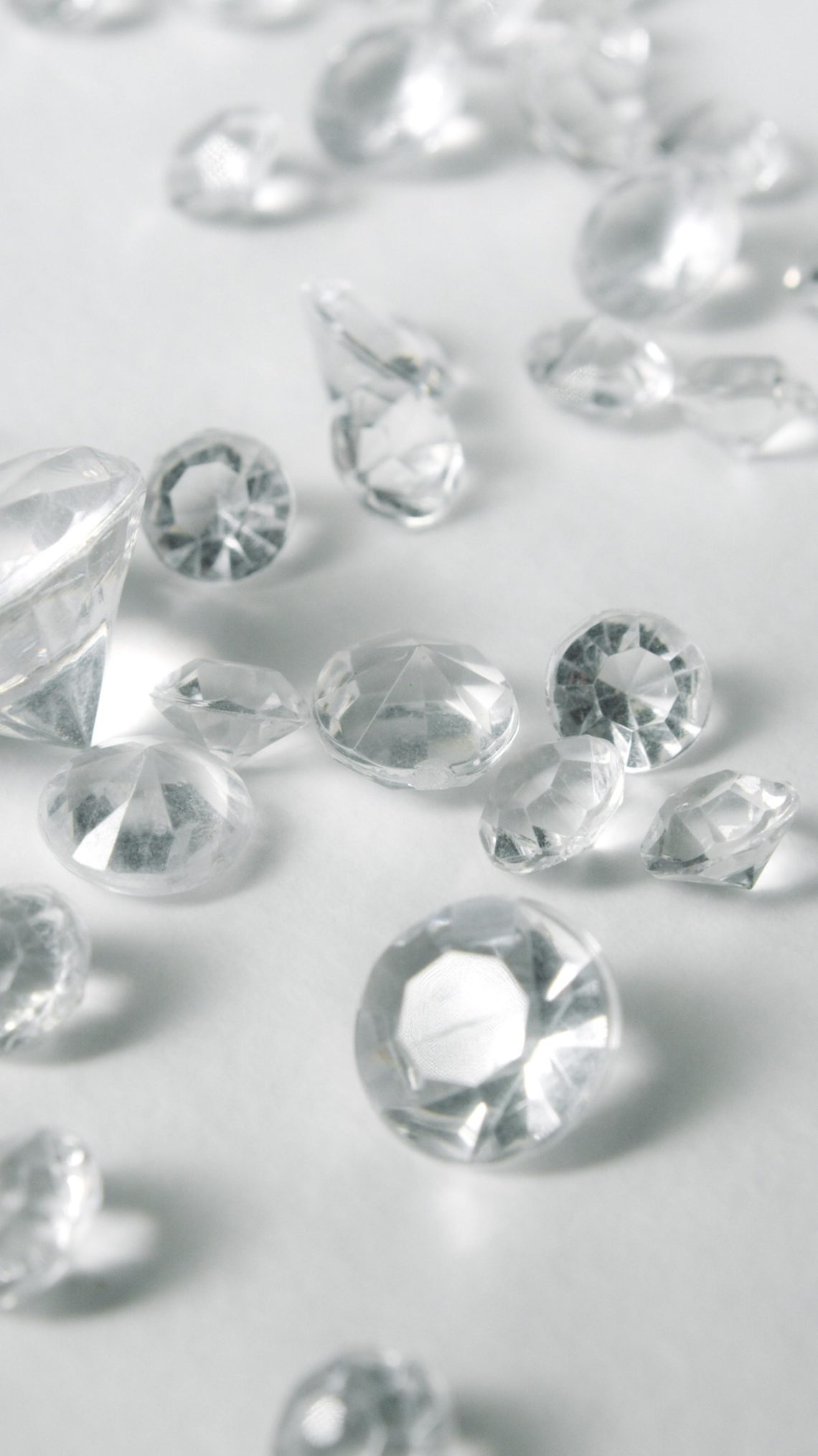 Gold vs. Diamonds: Which Holds More Resale Value in 2025? - Impact Wealth